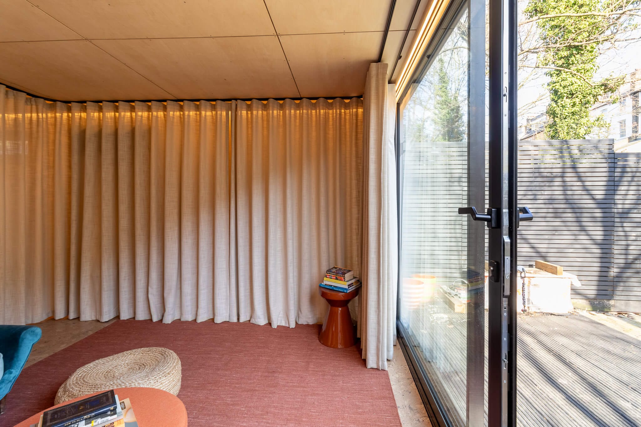 Prefab Backyard Movie Room | Home Cinema Ideas - Okopod