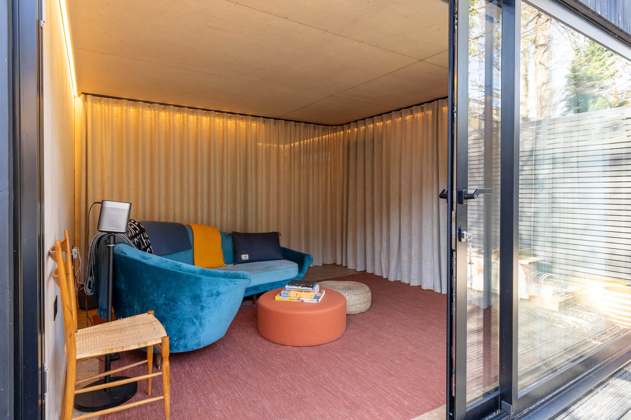 Prefab Backyard Movie Room | Home Cinema Ideas - Okopod